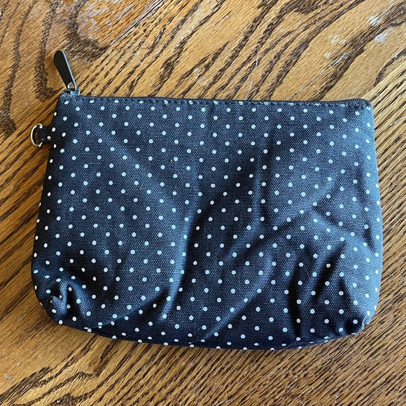 thirty-one | Bags | Thirtyone Zipper Pouch | Poshmark